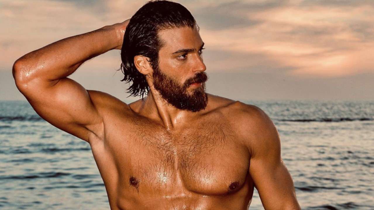Can Yaman avverte le fan: ''Preparatevi all’estate''