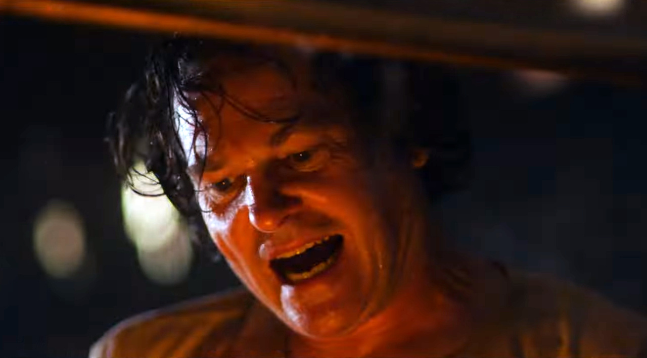 Crawlspace: Henry Thomas di E.T. è un idraulico in trappola nel trailer ...