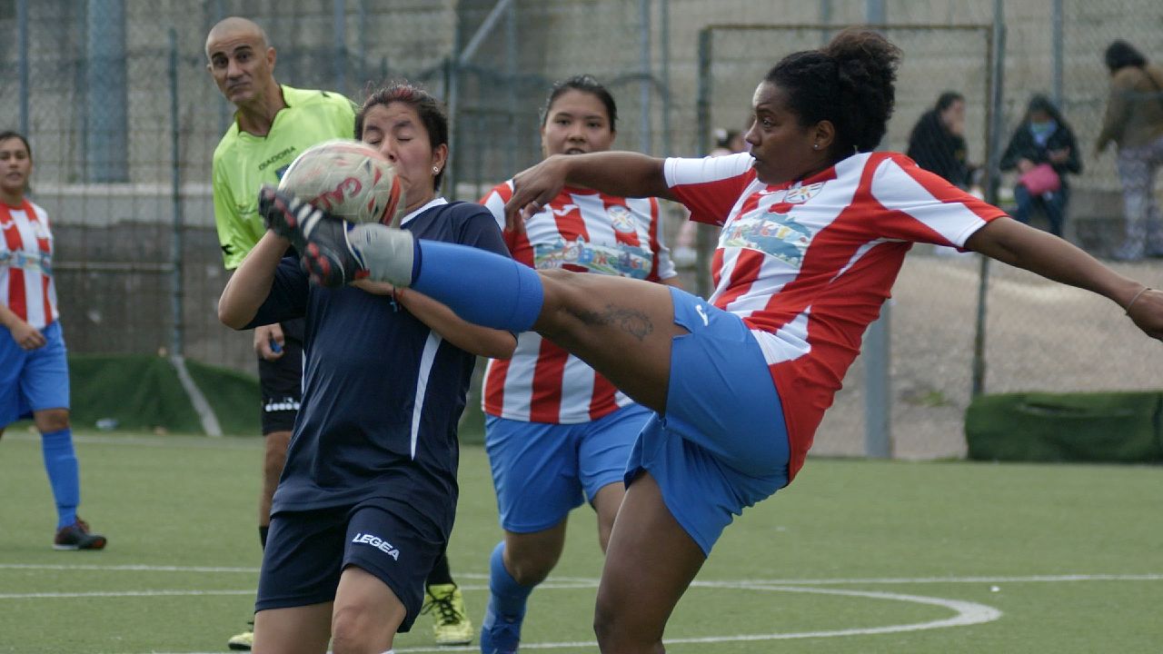 Las Leonas: recensione del film di Chiara Bondì e Isabel Achával