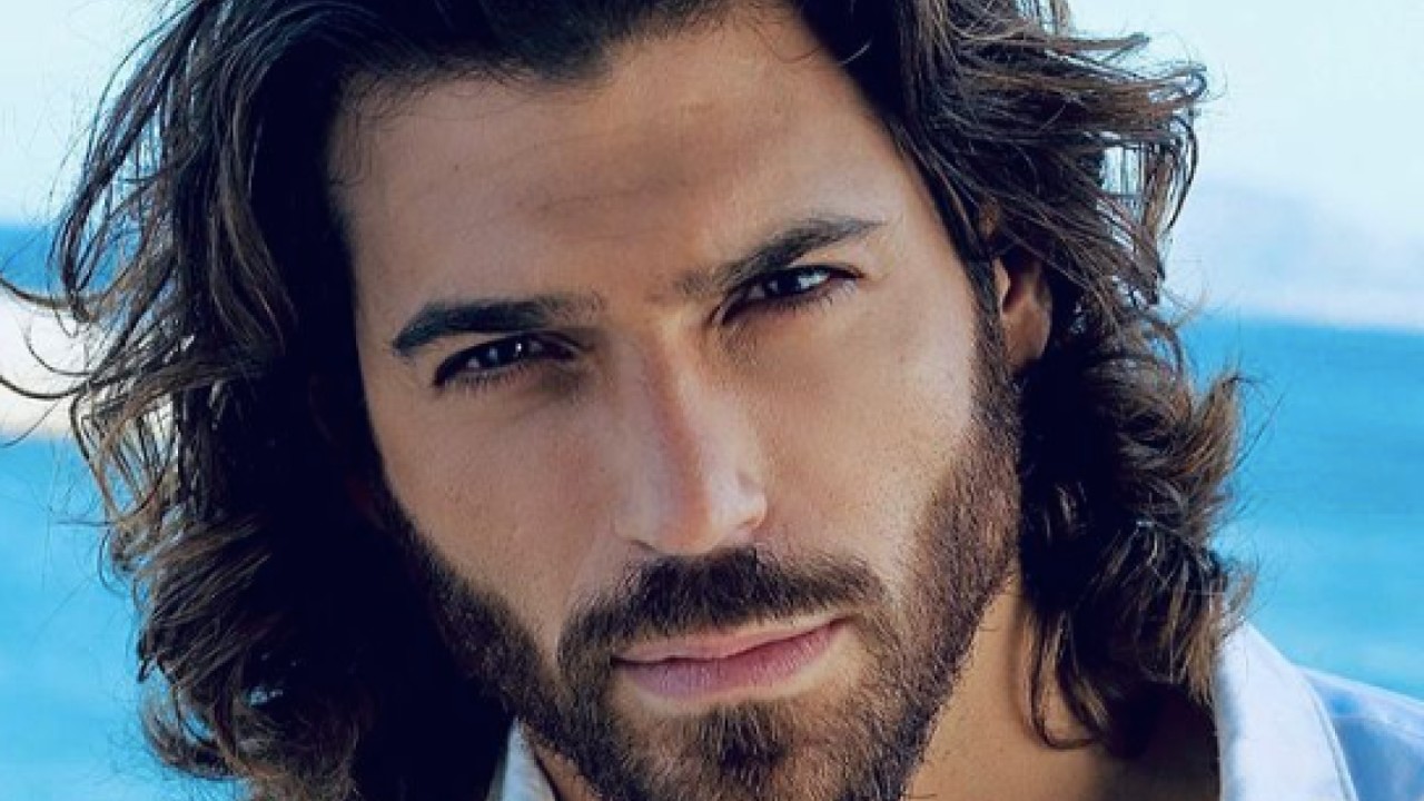 Can Yaman svela un retroscena sulla madre, la cosa è sorprendente