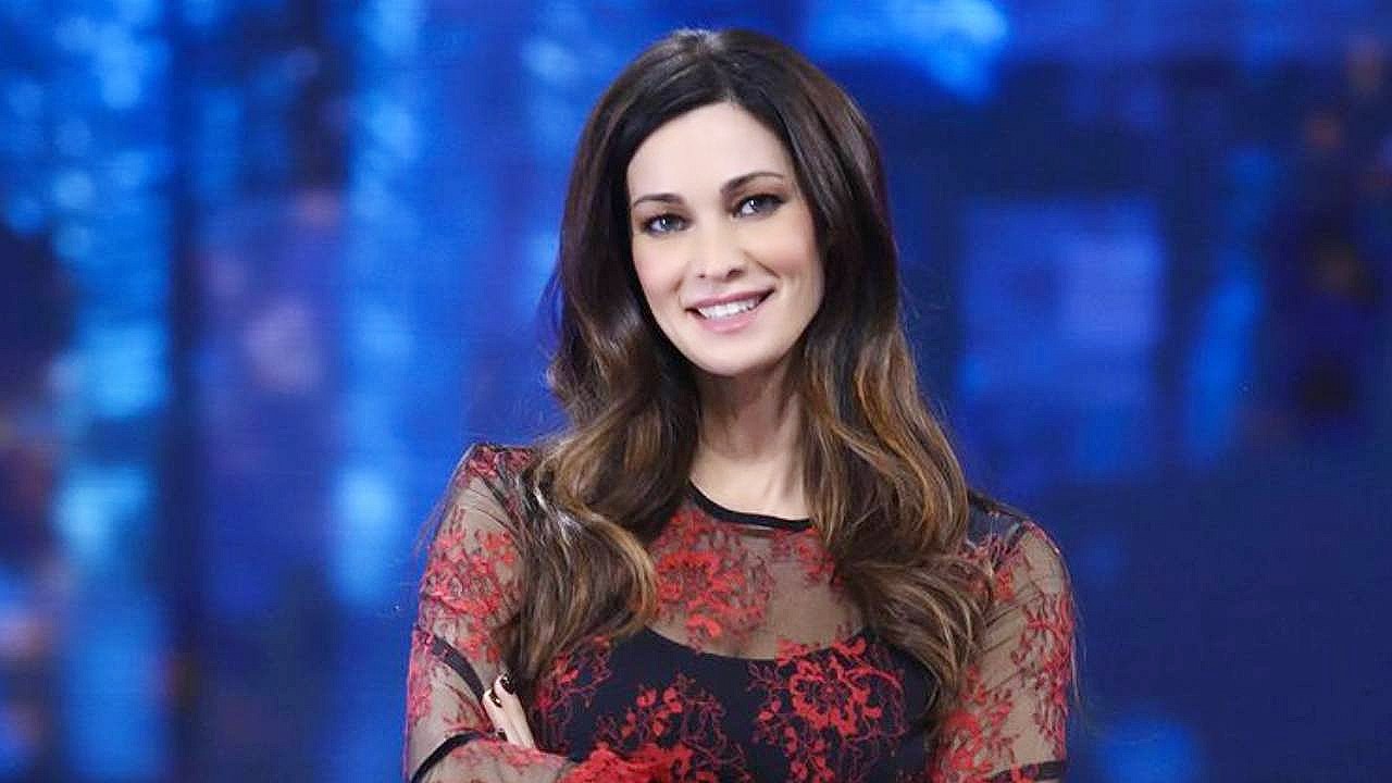 Manuela Arcuri, emozioni fortissime con Giovanni, la rinascita sul set