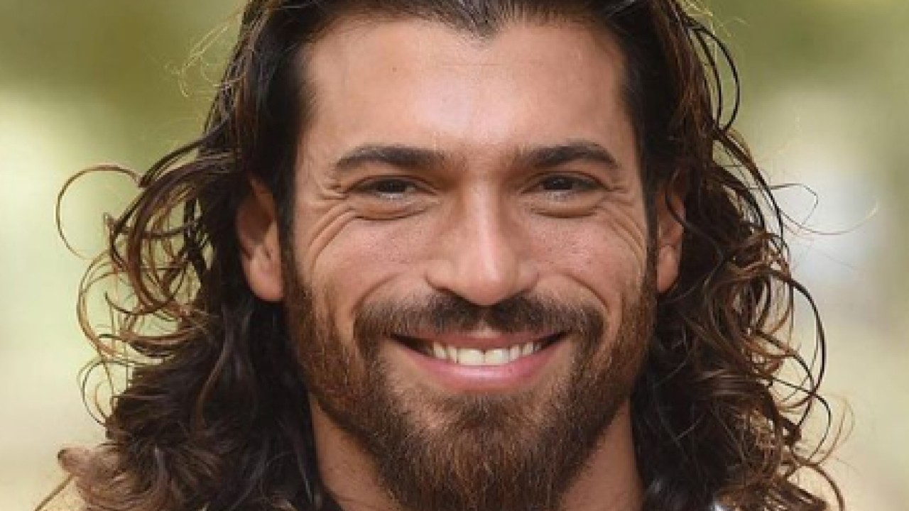 Can Yaman pubblica un nuovo scatto ad alto tasso erotico dal set de El ...