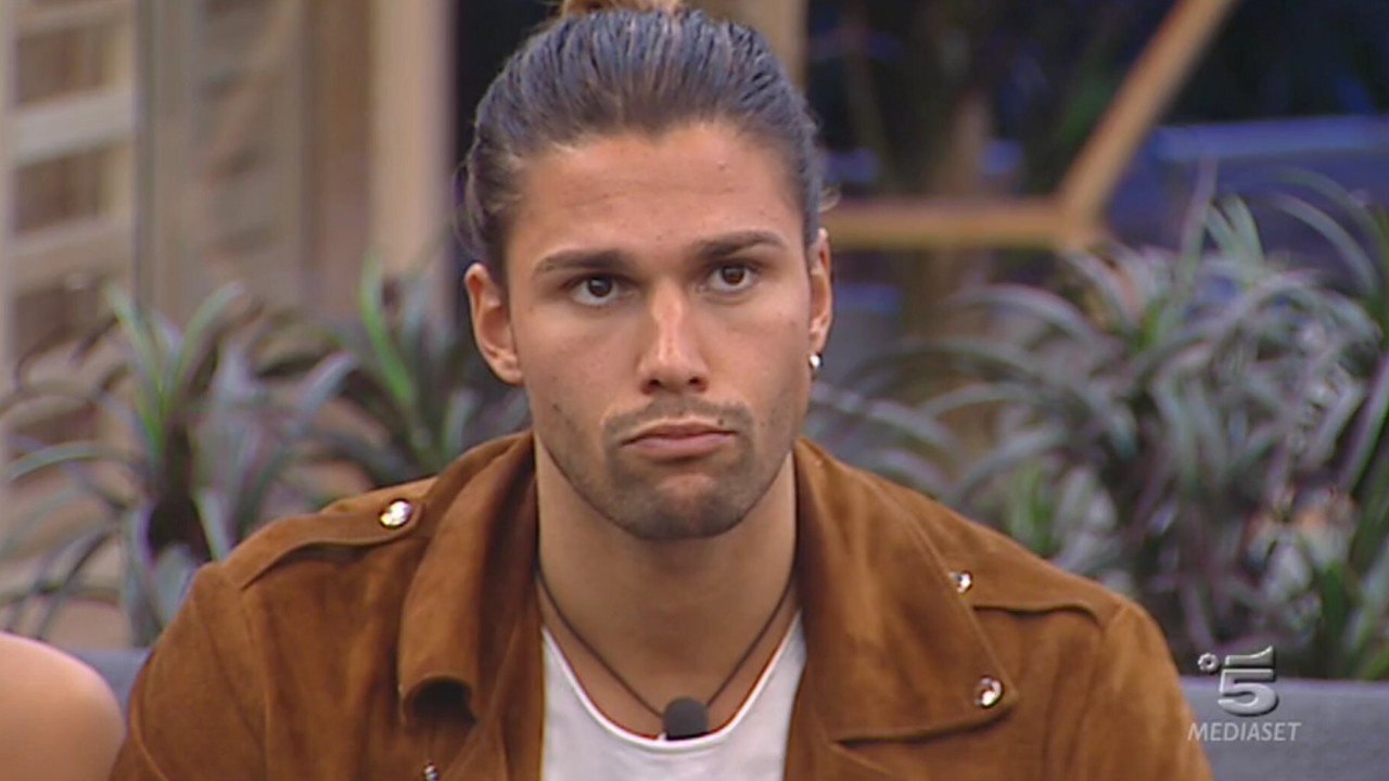 Grande Fratello Vip, Luca Onestini torna a parlare di Soleil Sorge: "Non è successo a nessun ...