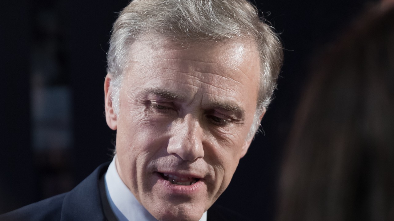 Christoph Waltz killer che non accetta la pensione nella action comedy ...