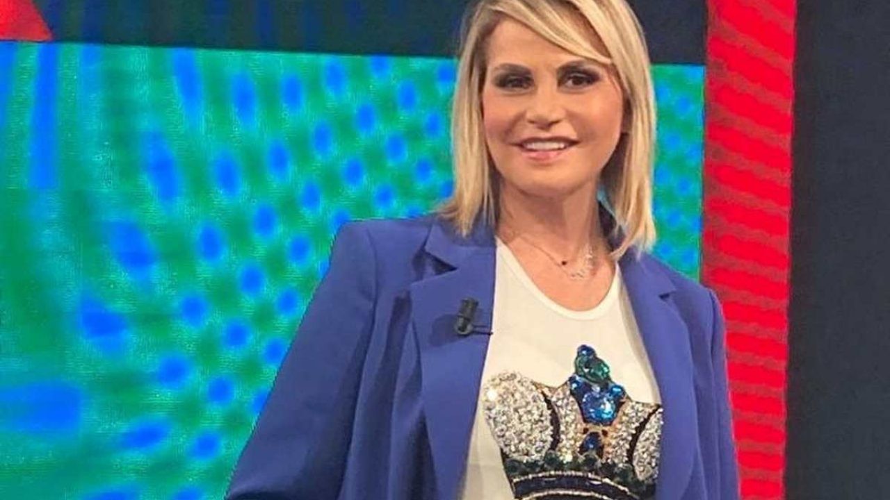 Simona Ventura potrebbe tornare a condurre l'Isola dei Famosi? Ecco ...