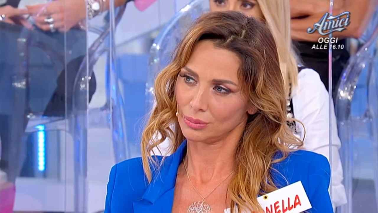 Uomini e Donne, la confessione d'amore di Antonella Perini per Luca ...