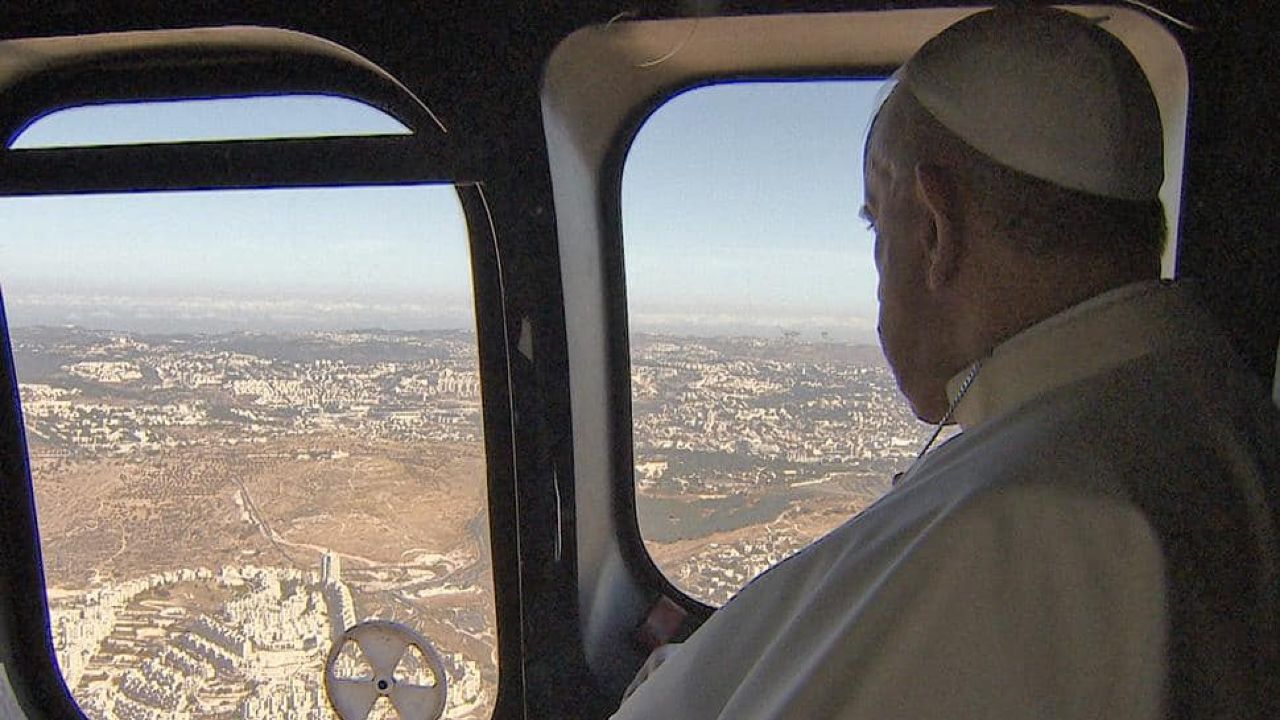 In Viaggio: il film di Gianfranco Rosi dedicato a Papa Francesco ...