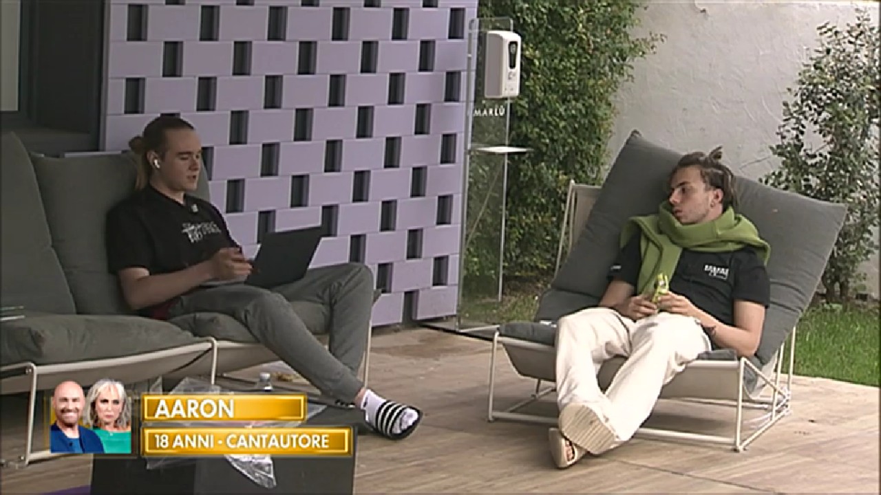 Amici 22, Aaron Cenere e la confessione a Mattia Zenzola: "Ho imparato ...