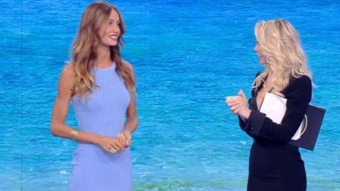 Isola dei Famosi, Helena Prestes su Carlo Motta: "Ecco quando ho capito ...