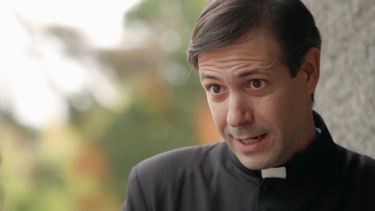 La Promessa Anticipazioni 23 agosto 2023: Padre Camillo scopre gli inganni di Cruz e Don Alonso e...