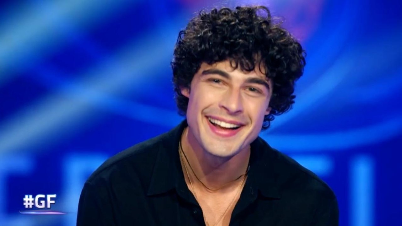 Grande Fratello, Vittorio viene censurato dalla regia: ecco cosa è successo nella Casa