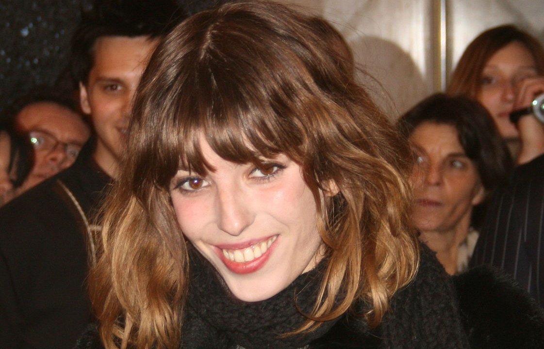 Lou Doillon, figlia di Jane Birkin, nella commedia Quasi a casa di ...
