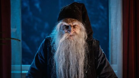 Non fate infuriare l'elfo: il trailer ufficiale dell'horror natalizio ...