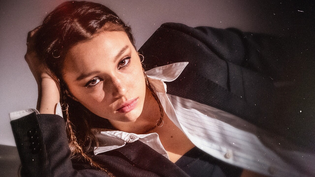 Amici 23, Sarah Toscano pubblica il suo primo EP e supera gli altri ...