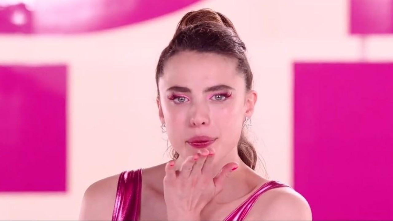 The Substance, Margaret Qualley è scoppiata a piangere mentre era sul ...