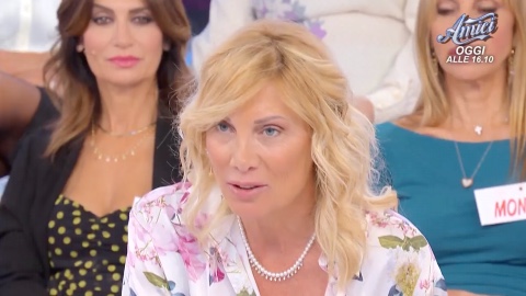 Uomini e Donne, Sabrina Zago torna a commentare la fine del flirt con ...