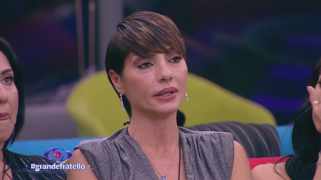 Grande Fratello, Ilaria Galassi velenosa su Luca Calvani, Amanda ...