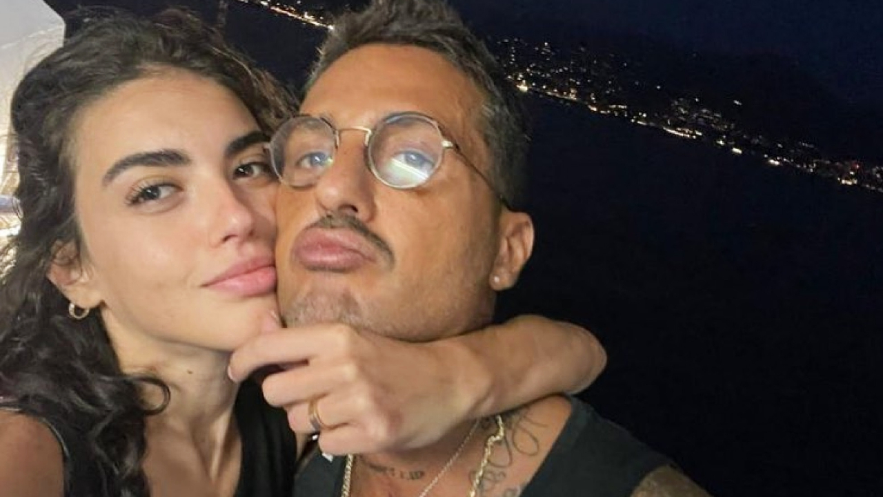 Fabrizio Corona shock su Sara Barbieri: "Faremo un secondo figlio, ma tra quattro anni ci lasceremo"