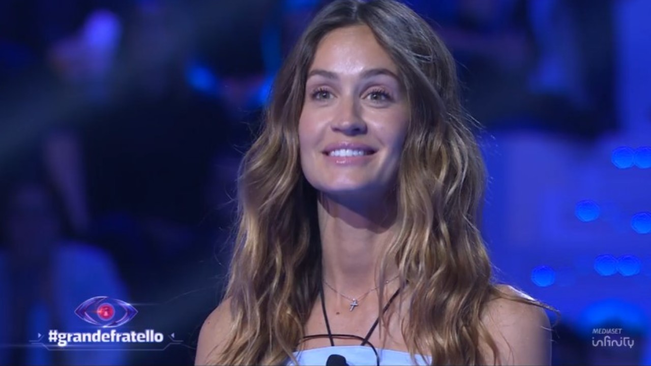 Grande Fratello, la serata trionfo di Helena Prestes che raggiunge la ...