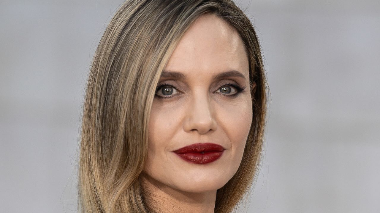 Gli ansiosi, Angelina Jolie sarà la protagonista del film tratto dal romanzo di Fredrik Backman