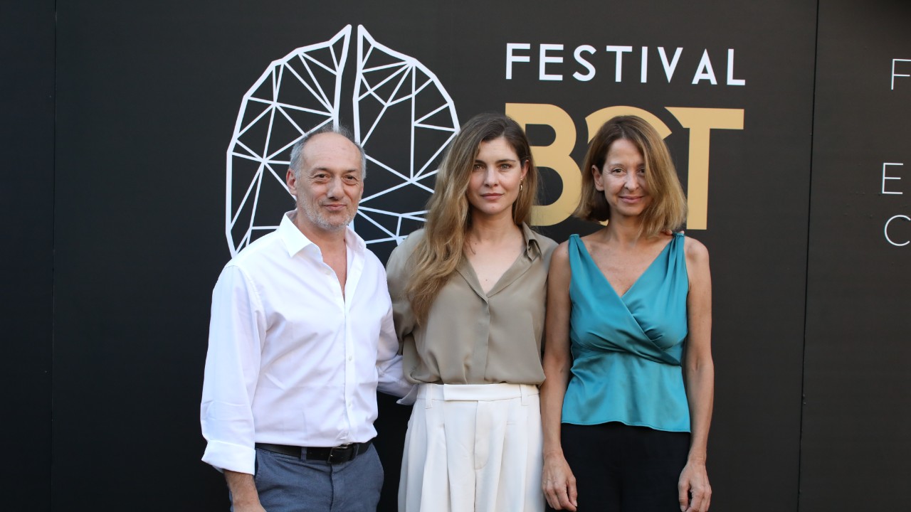 Vittoria Puccini, il regista Pier Paolo Paganelli e la produttrice ...