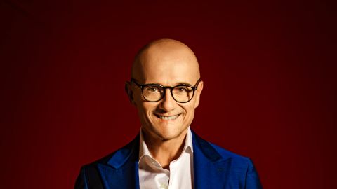 Bufera su Alfonso Signorini per i 30 anni di “Chi”: Brindani e Parpiglia all’attacco