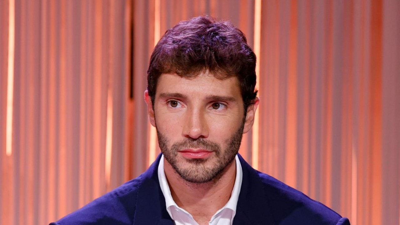 Stefano De Martino rapinato a Milano: via il suo orologio di lusso con il “trucco dello specchietto