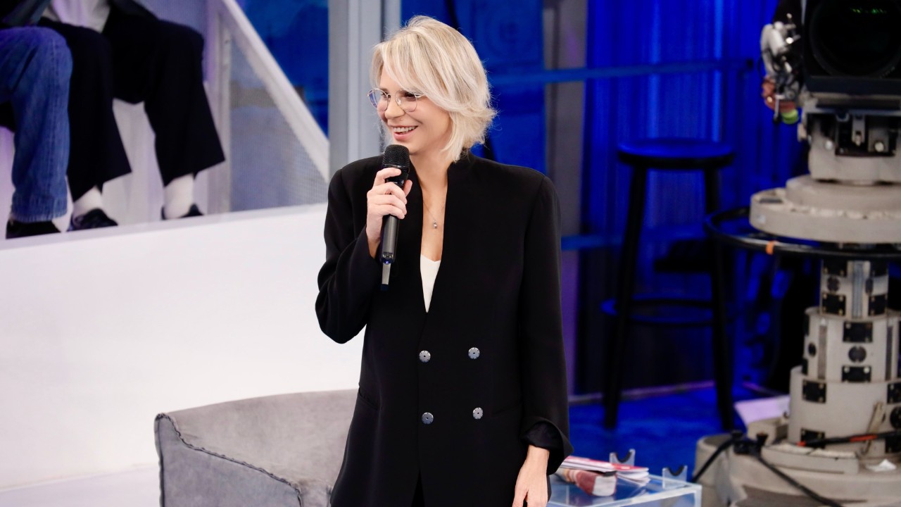 Amici 25, in onda oggi su Canale 5 la nuova puntata: Luk3 e Michele Bravi tra gli ospiti in studio