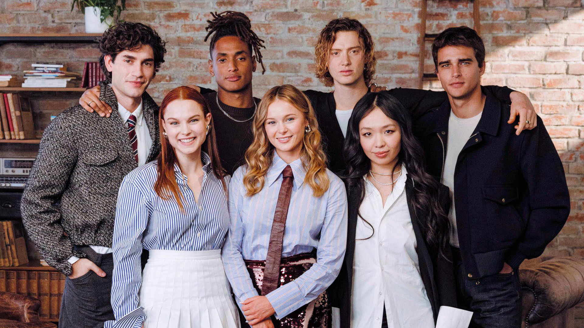 Love Me Love Me, il primo trailer e la data di uscita del film tratto dai romanzi bestseller di ...