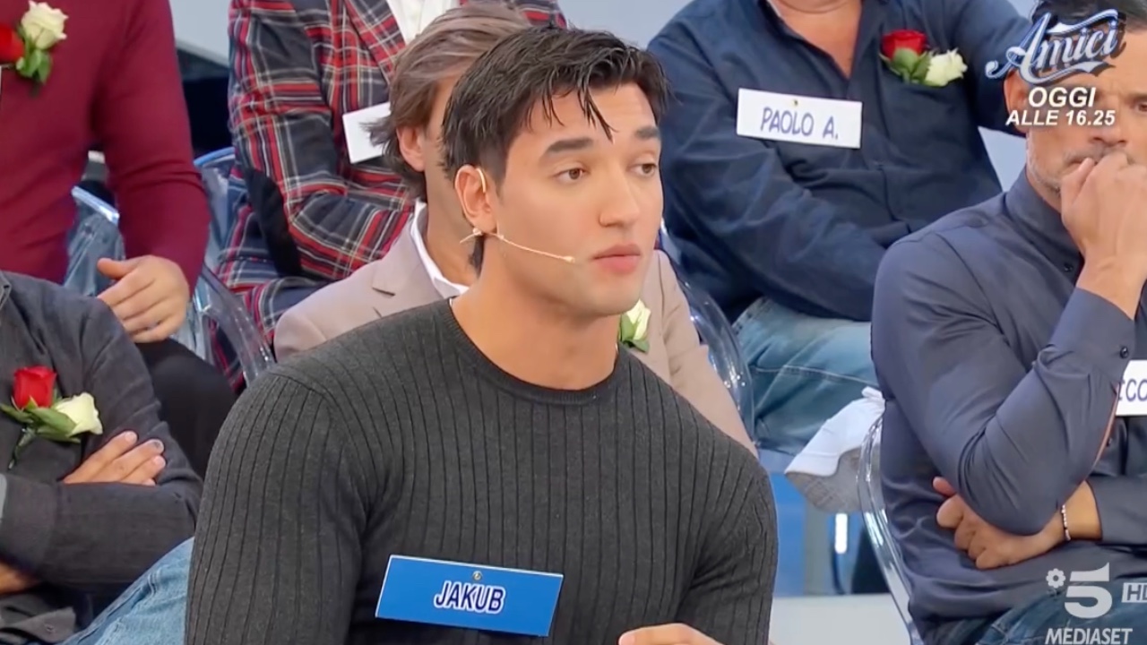 Uomini e Donne, Jakub Bakkour ha un'altra? Piovono segnalazioni, lui si difende