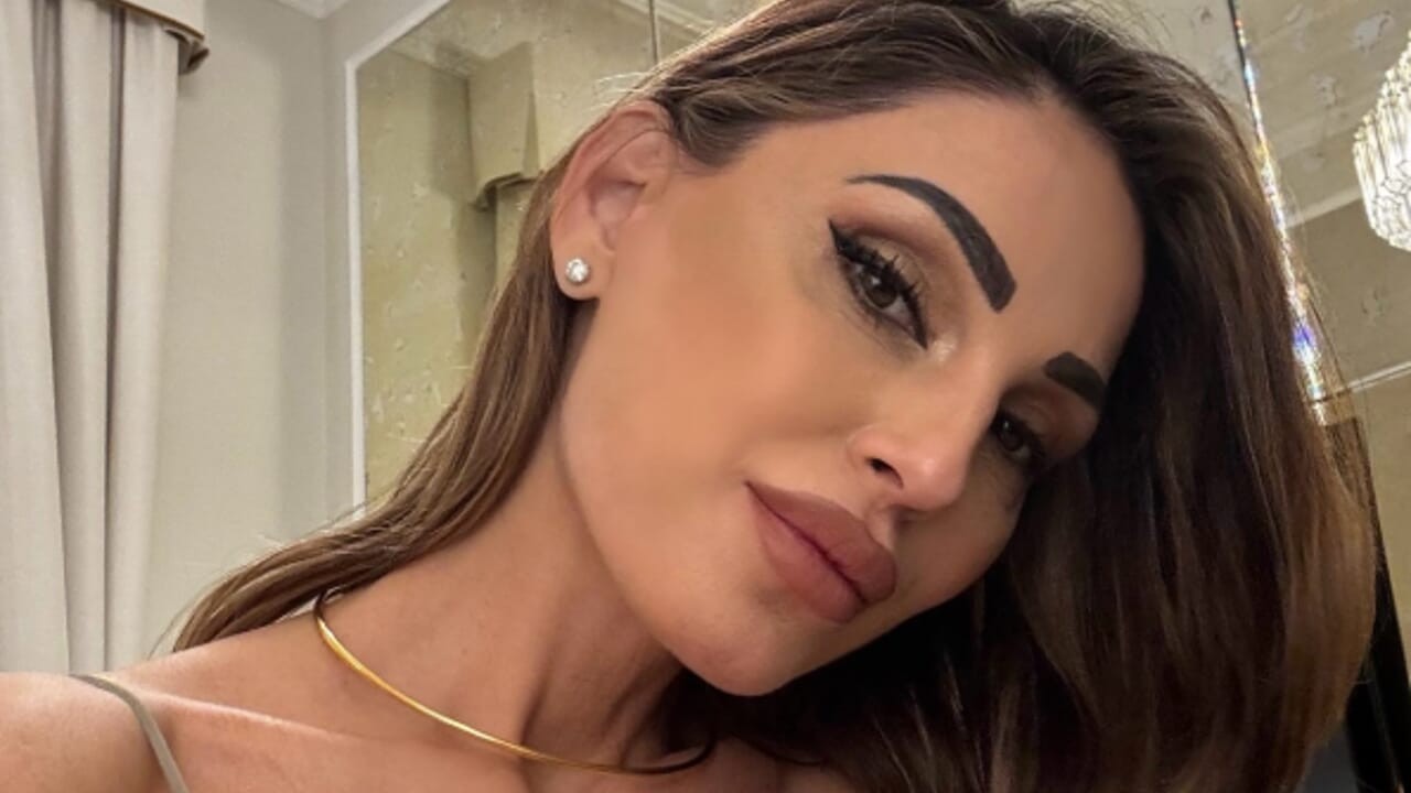 Anna Tatangelo rinvia il tour: "Non è una decisione facile, ma sento ...