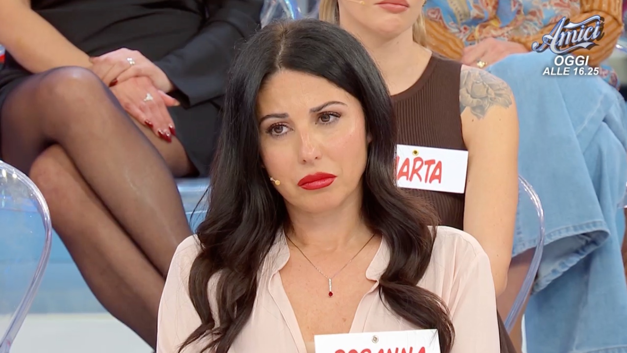 Uomini e Donne, Rosanna Siino furiosa per le critiche sul flirt con ...
