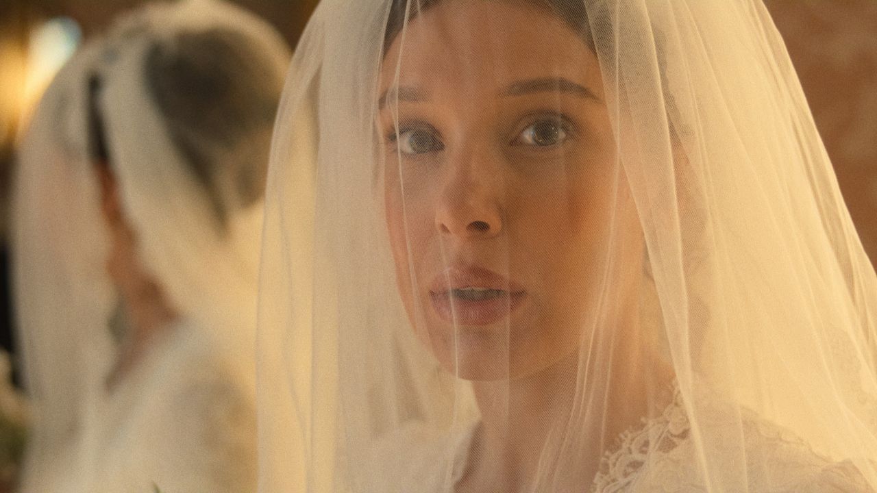 Enola Holmes 3, Millie Bobby Brown è a Malta nel primo trailer di Netflix