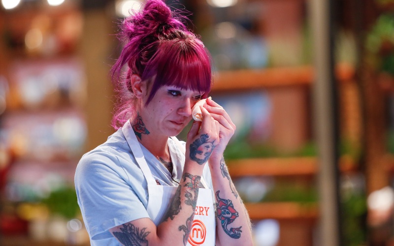 Masterchef, le cozze come la criptonite per Bruno il nonno DJ rock