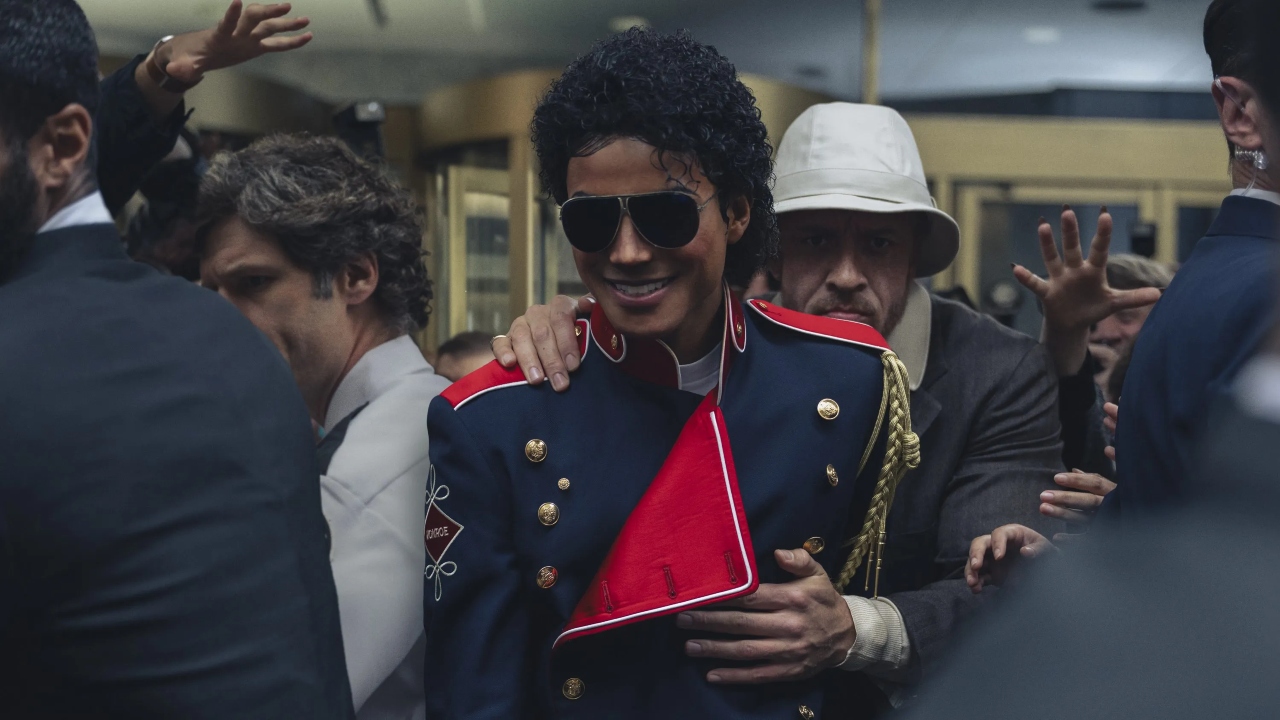 Michael, la recensione: il biopic con Jaafar Jackson è 'Bad' solo a metà