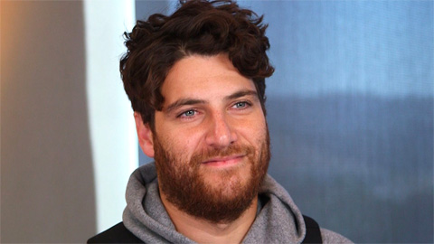 Adam Pally raggiunge Arnold Schwarzenegger nel suo spy drama per Netflix