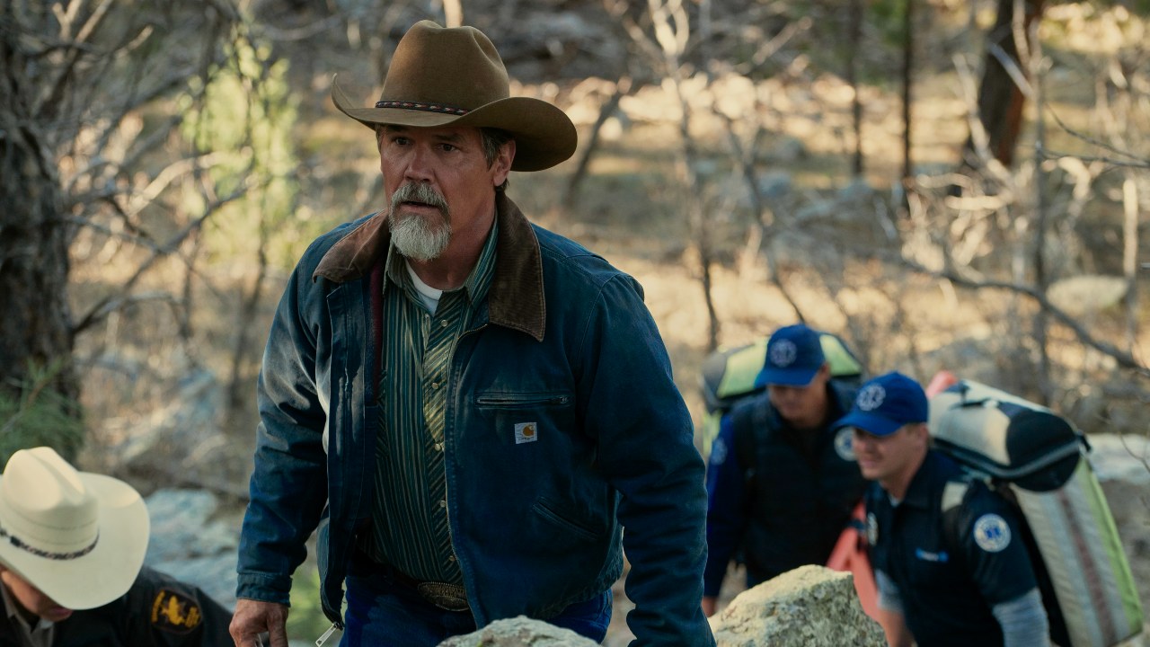 Outer Range rinnovata per una seconda stagione