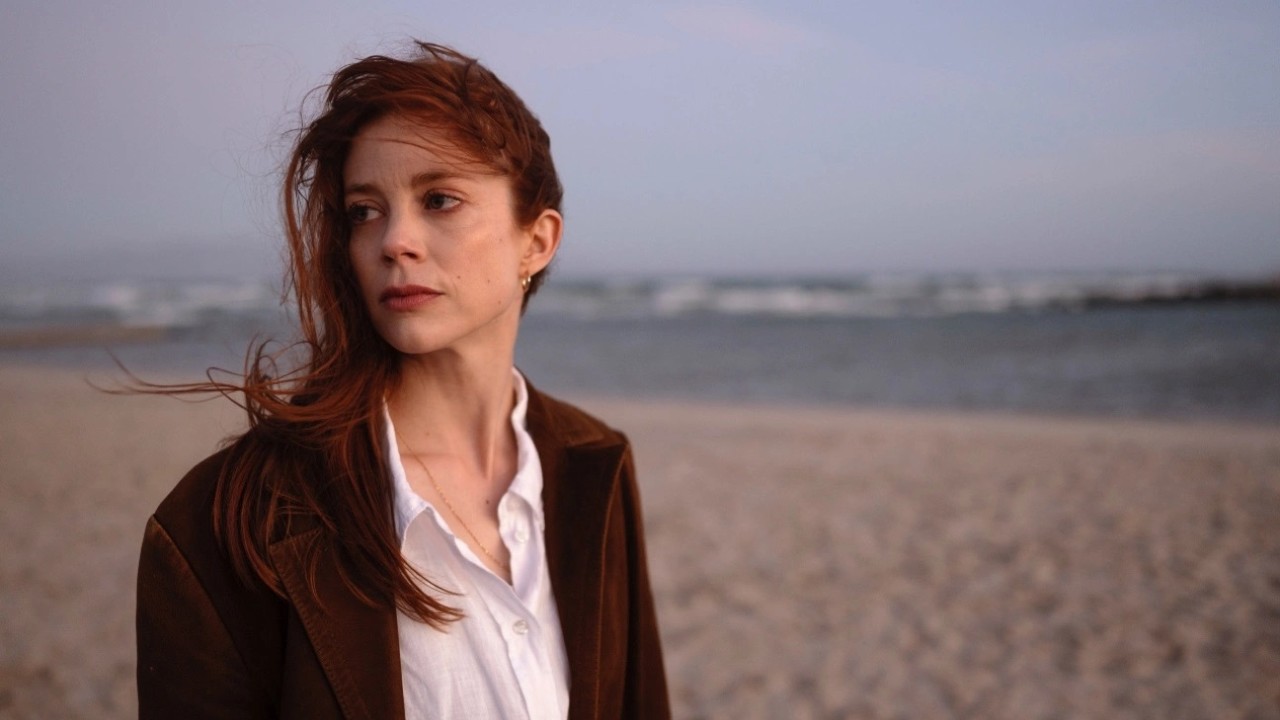 Charlotte Hope sarà la profiler Micki Pistorius nella nuova serie Catch ...