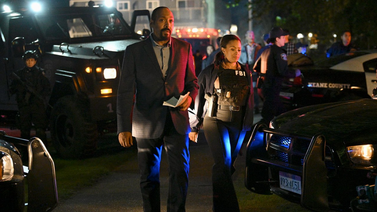 The Irrational: Jesse L. Martin scruta le menti criminali nel primo ...