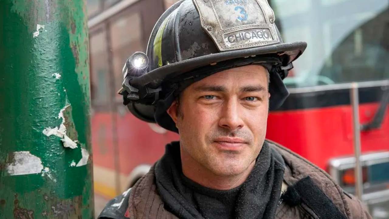 Chicago Fire: Taylor Kinney tornerà nella stagione 12, ma per quanto tempo?