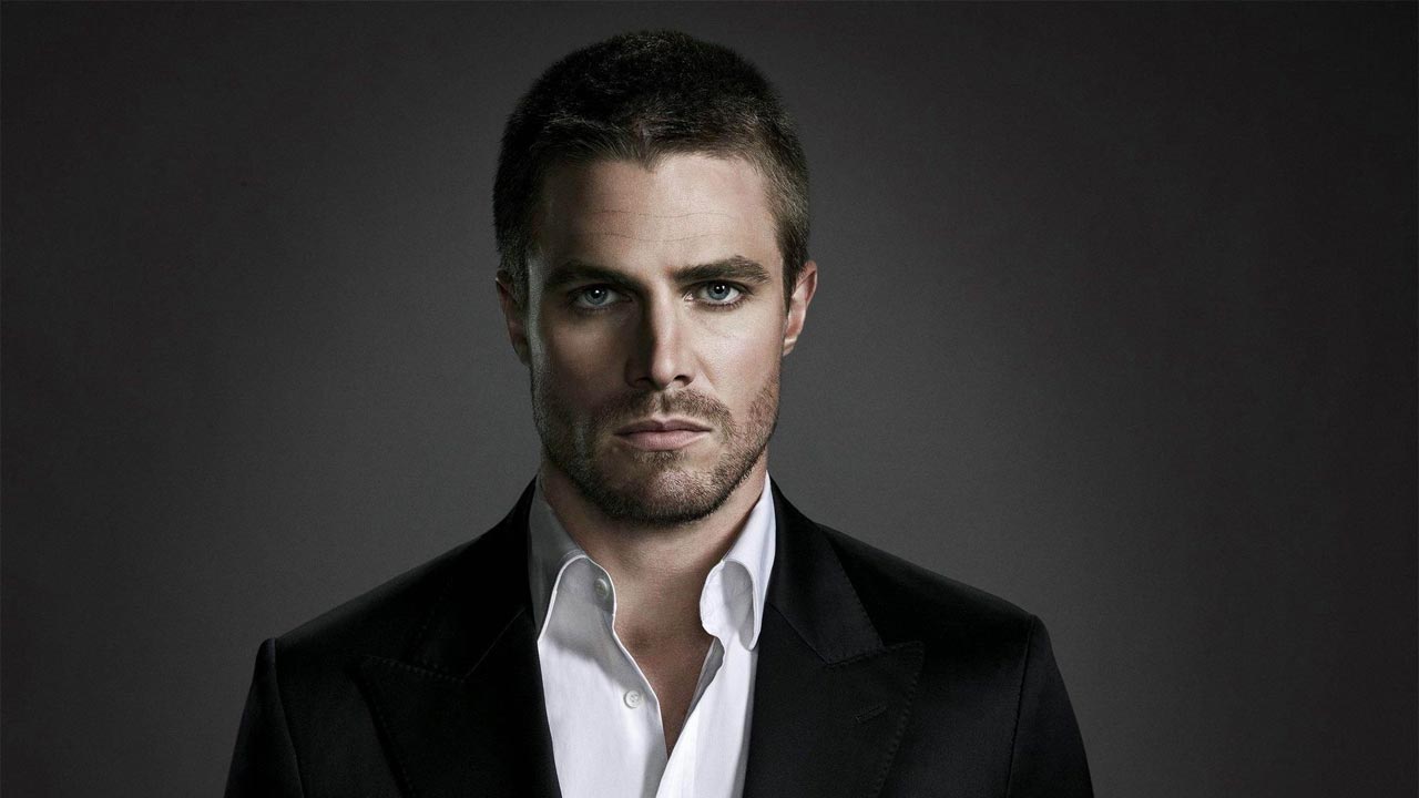 Stephen Amell è il protagonista di Suits: L.A.