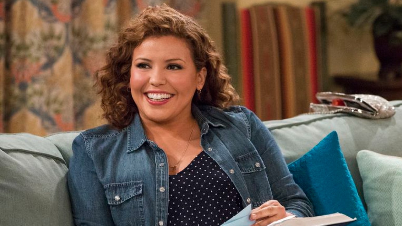 Pulse: Netflix ordina il suo primo medical drama procedurale, con Justina Machado nel cast