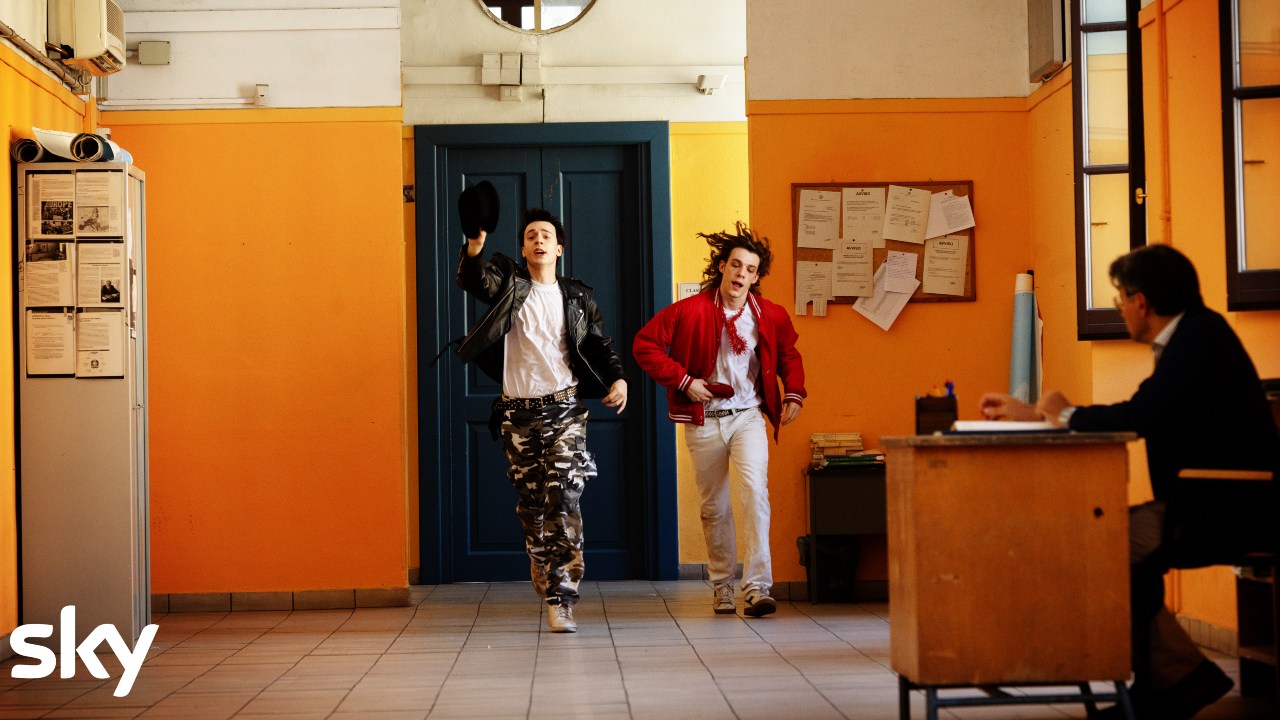 Hanno ucciso l'Uomo Ragno: Max Pezzali racconta al suo alter ego la ...