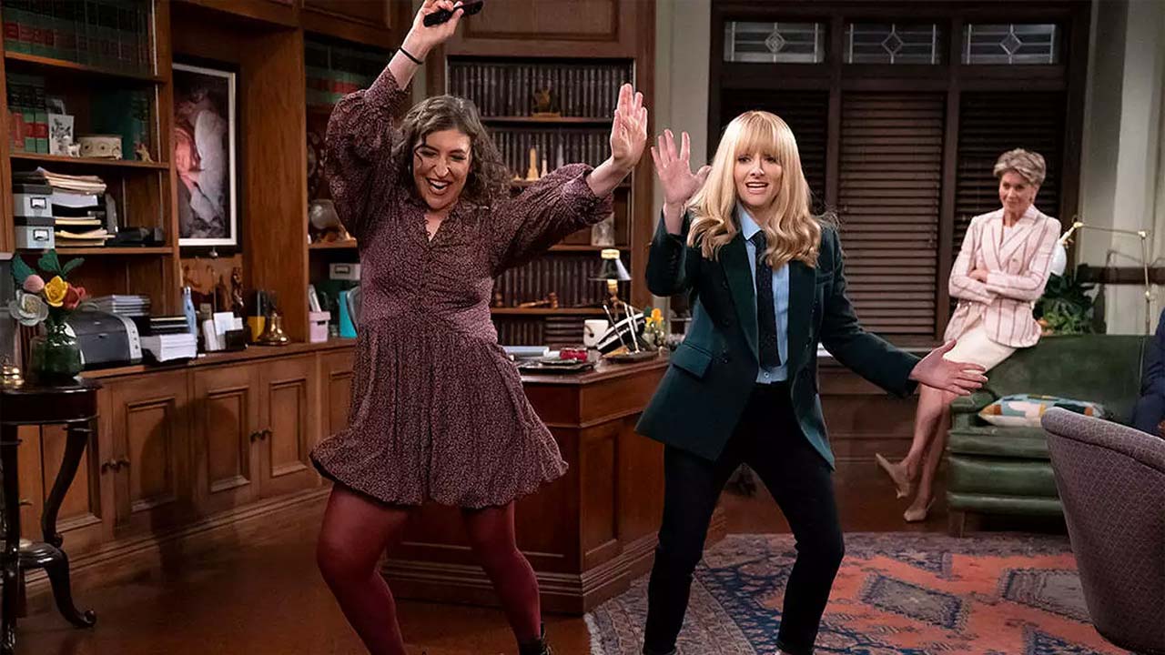 Melissa Rauch e Mayim Bialik di nuovo insieme in Night Court: Le foto