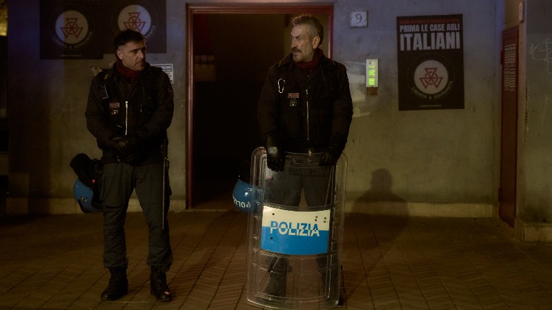 ACAB: 13 anni dopo il film, presentata la nuova serie Netflix che punta ...