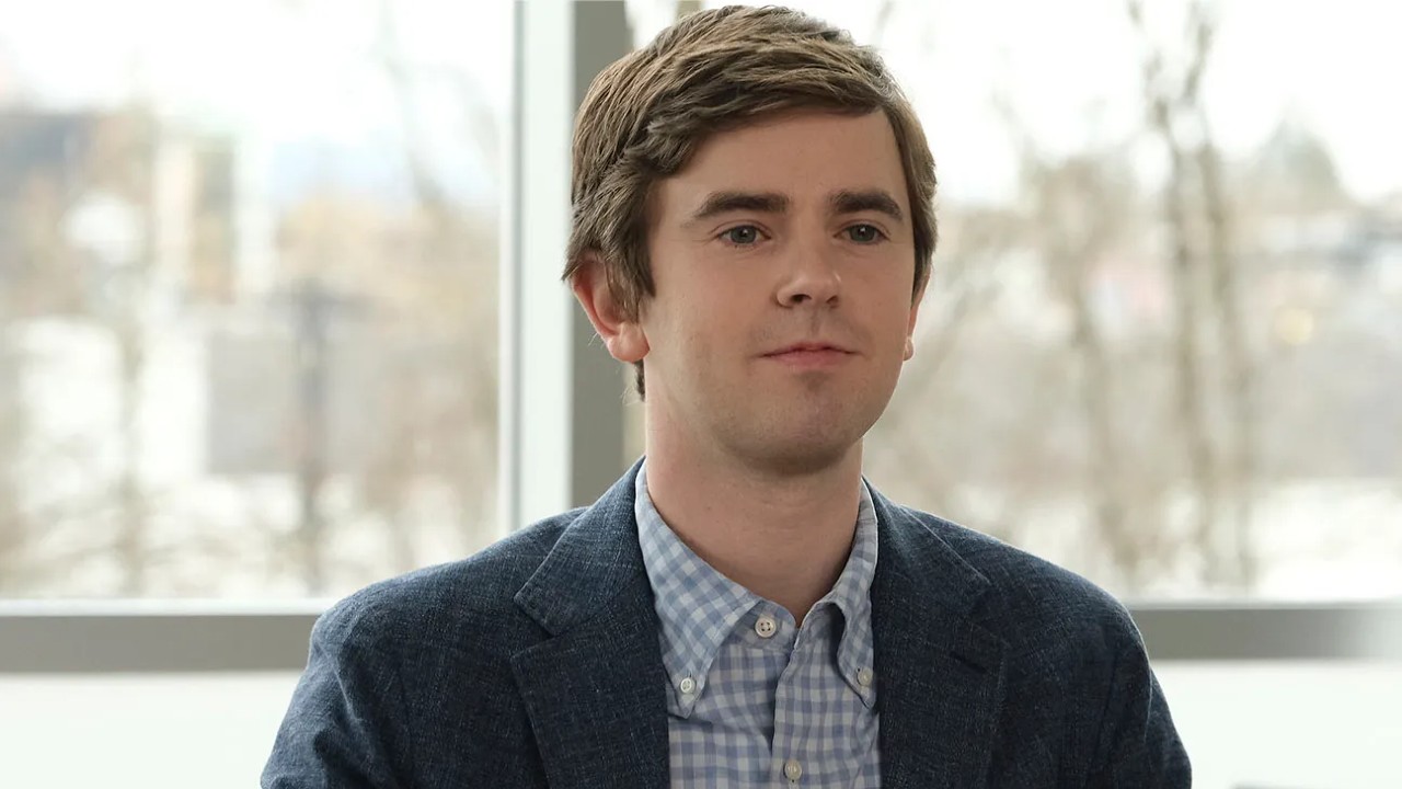 Augustine & Edgar: Freddie Highmore vicino al ruolo di Edgar Allan Poe ...