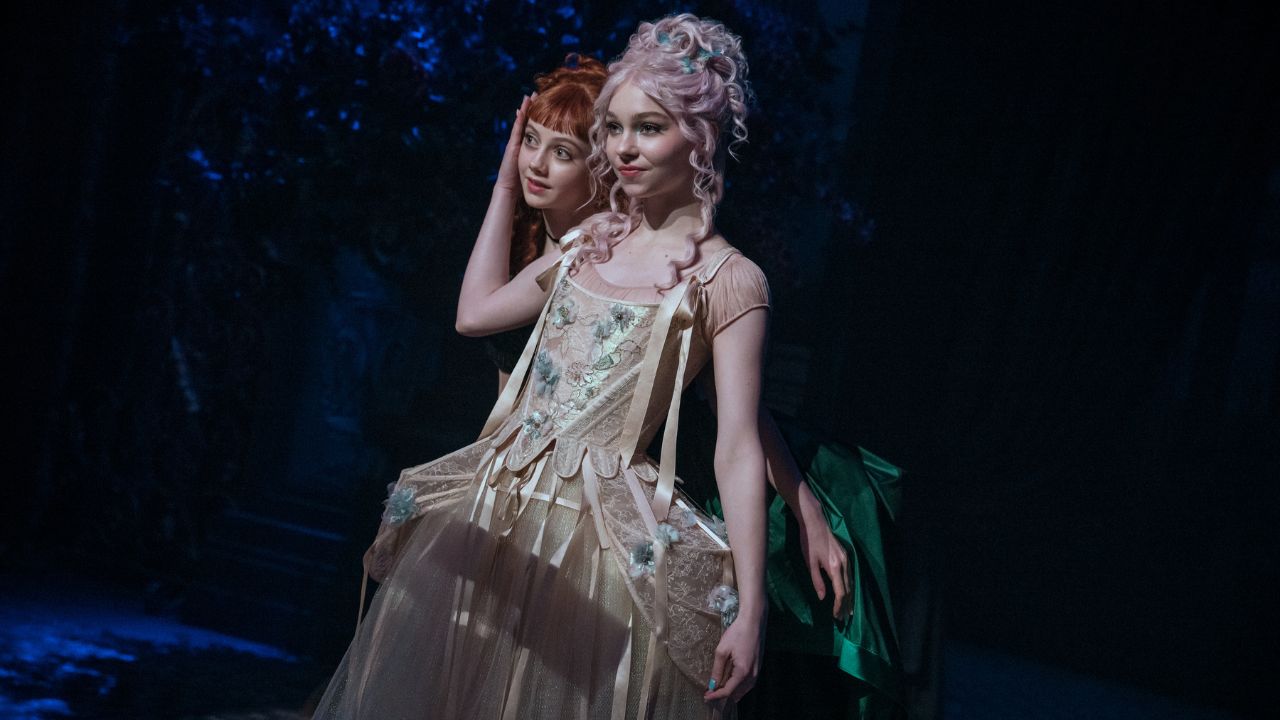 Mercoledì 2, Emma Myers ed Evie Templeton raccontano il dietro le quinte del ballo sulle note di ...