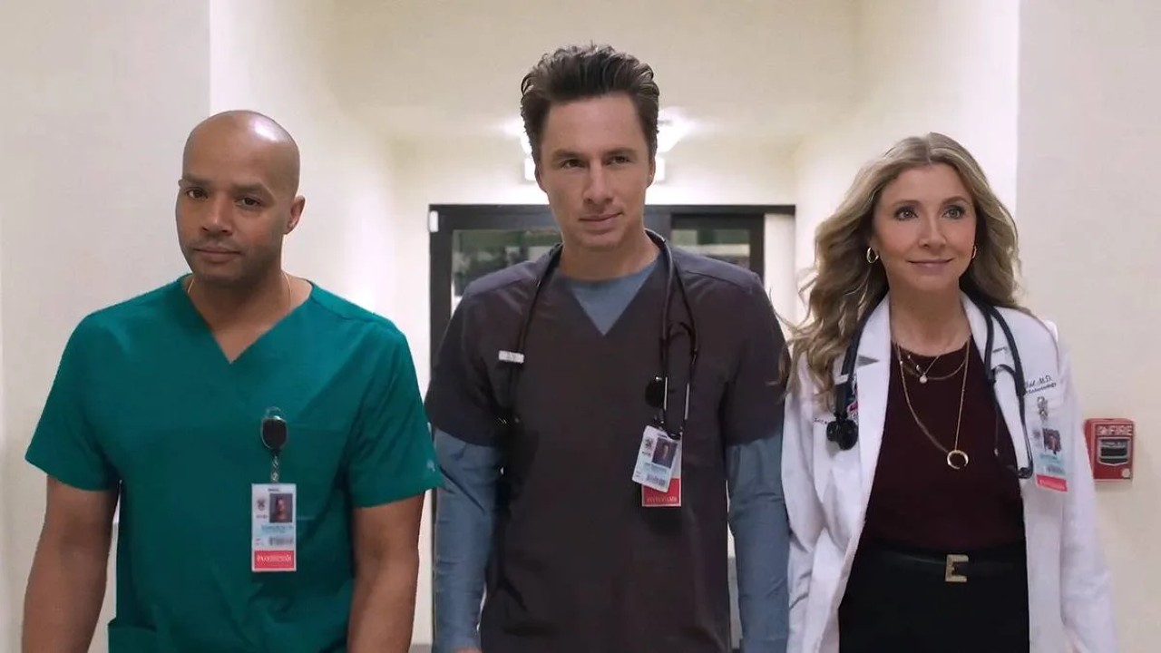 Scrubs: Un nuovo trailer del revival ci riporta nel caos del Sacro Cuore