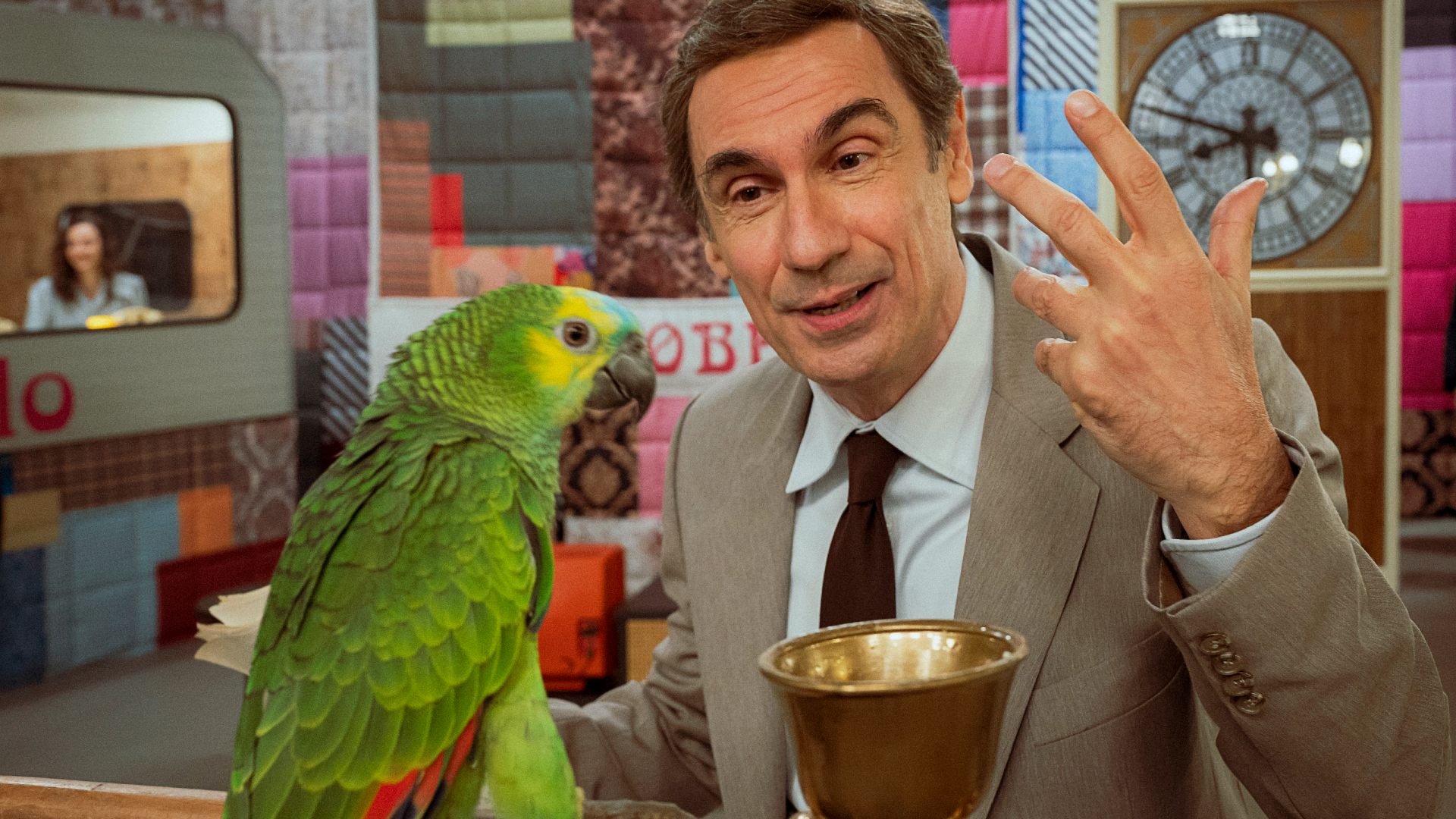 Portobello e quella volta che il pappagallo parlò: Una clip della serie ...