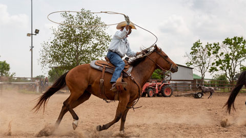 Un rodeo drama ambientato in Texas ordinato dalla rete di Outlander e ...